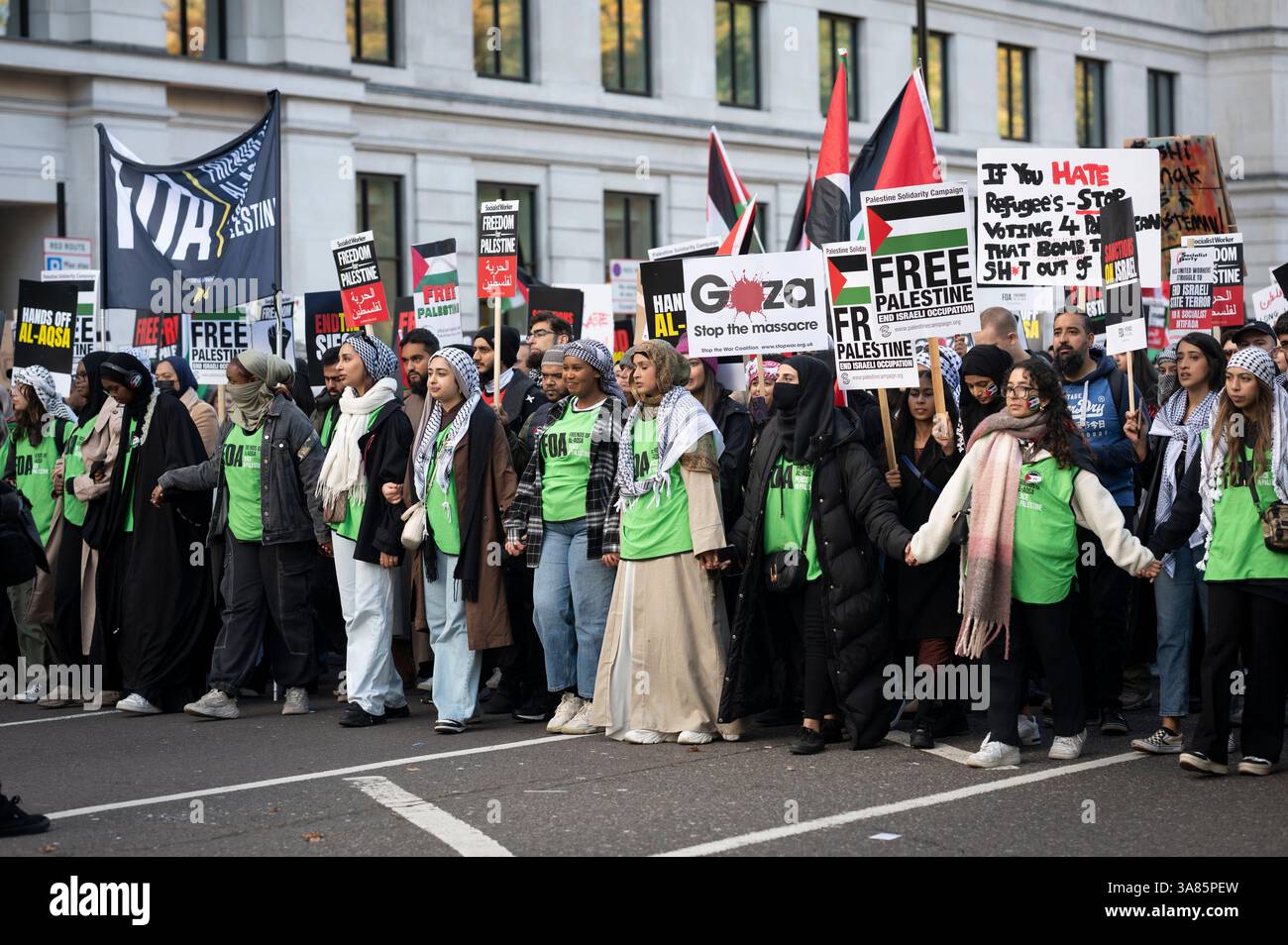 Women leading the front of the Free Palestine Rally in London Stock ...