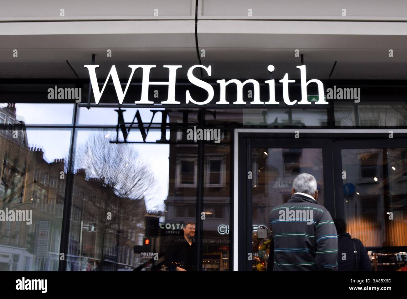 London, UK. 28th March 2025. General view of a WH Smith store in ...