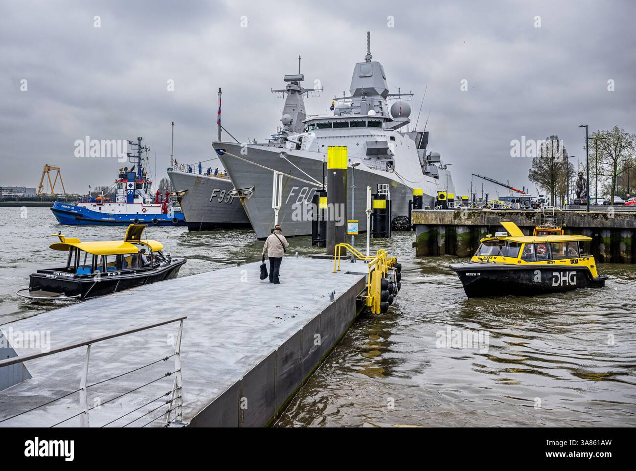 ROTTERDAM - Navy ship Zr.Ms. Tromp while mooring together with the BNS ...