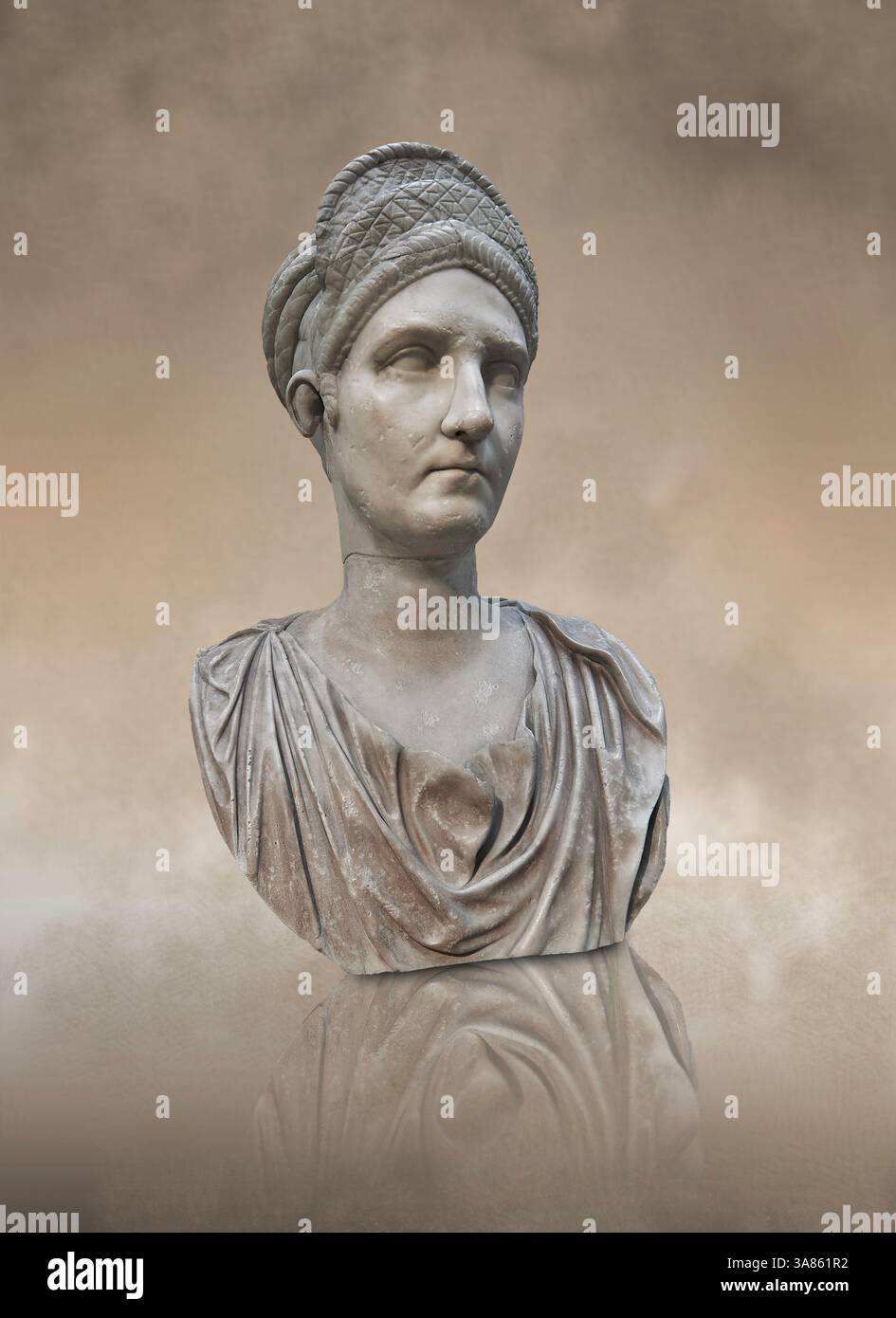 Roman marble statue head of emperor Trajans's niece Matilda, 120 AD ...