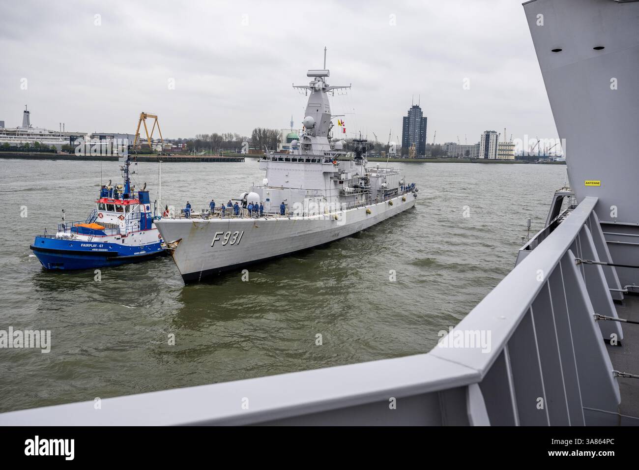 ROTTERDAM - Navy ship Zr.Ms. Tromp while mooring together with the BNS ...