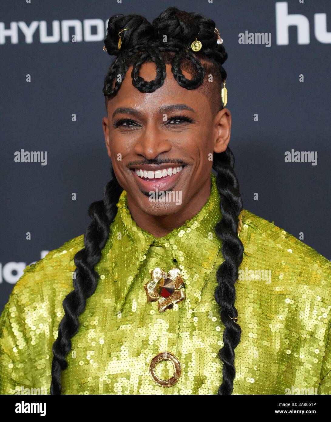 Robert Hartwell arrives at the 36th Annual GLAAD Media Awards held at ...
