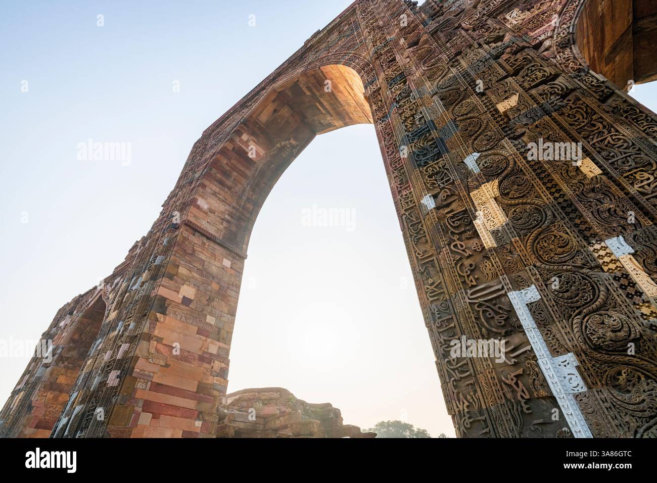 Qutb Minar complex, UNESCO, Delhi, India Stock Photo - Alamy