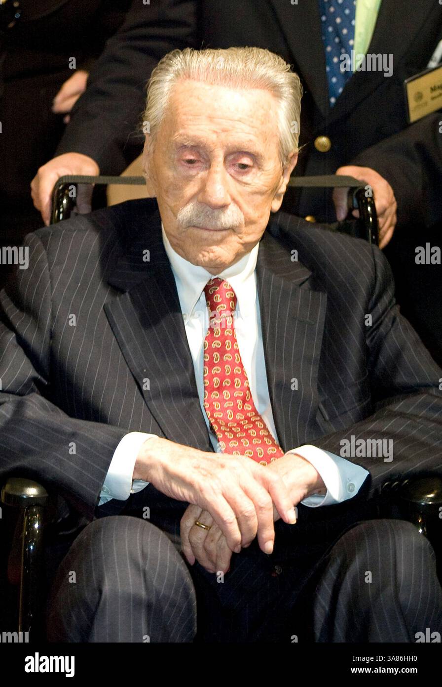Joe Weider, the legendary bodybuilding that was a mentor to Arnold ...