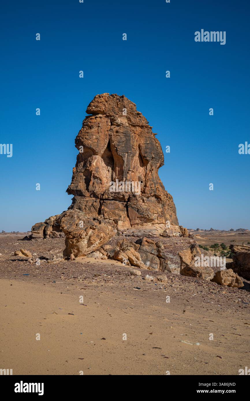 Rock formations in the oasis Tigui, Tibesti Mountains, Chad Stock Photo ...