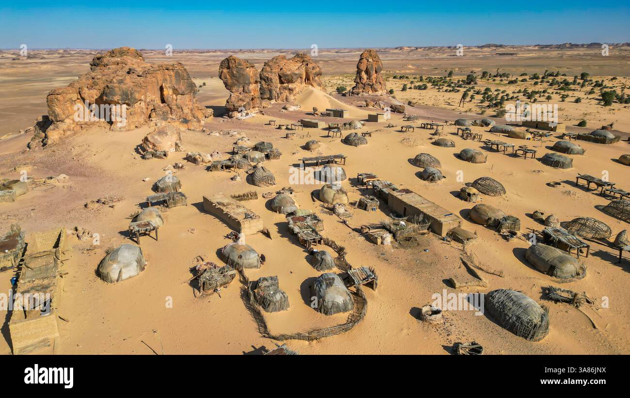Star Wars looking oasis Tigui, Tibesti Mountains, Chad Stock Photo - Alamy