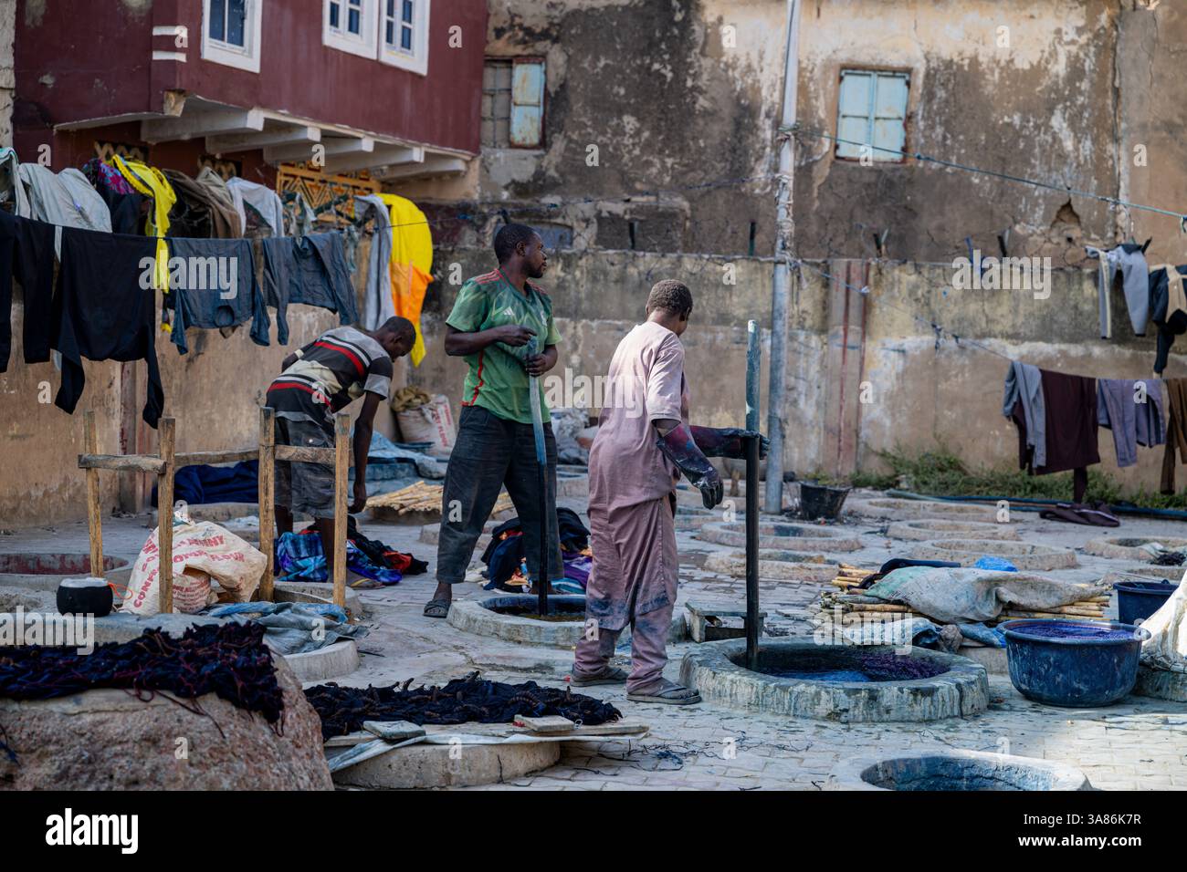Kofar Mata Dye Pits, Kano, Nigeria Stock Photo - Alamy
