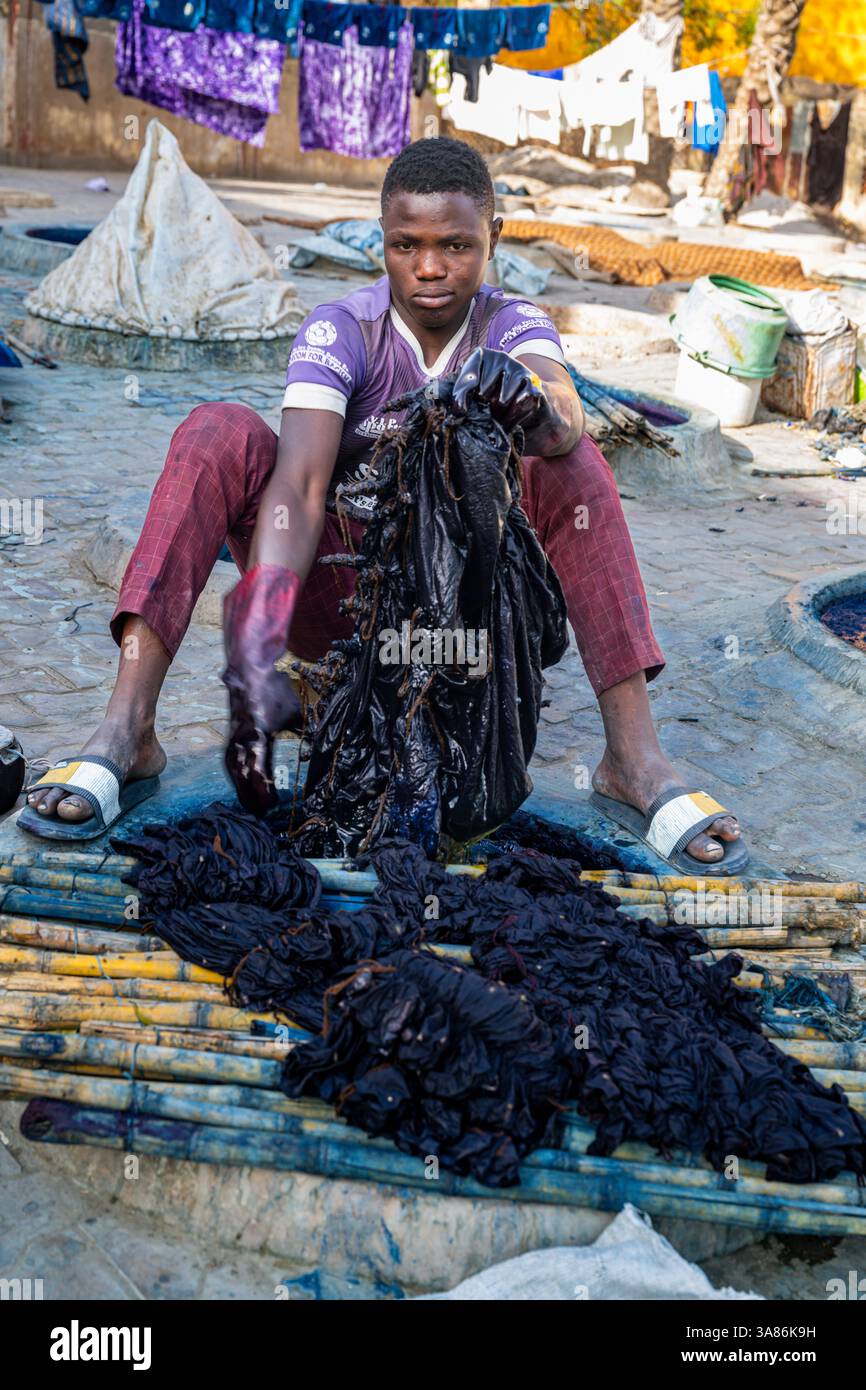 Indigo dyeing hi-res stock photography and images - Alamy