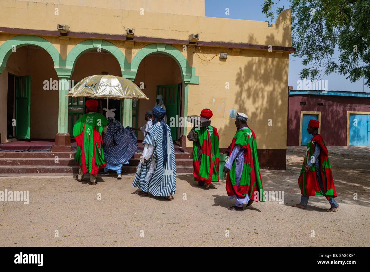 Emir of Daura walking around his palace, Fadar Daurama Emir's palace ...