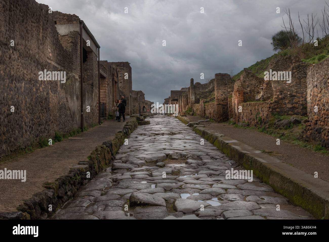 Pompeii streetscape hi-res stock photography and images - Alamy