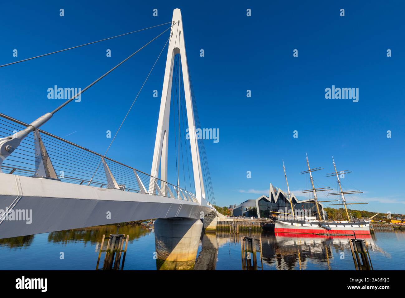 Govan to Partick Bridge, footbridge, Riverside Museum, The Glenlee Tall ...