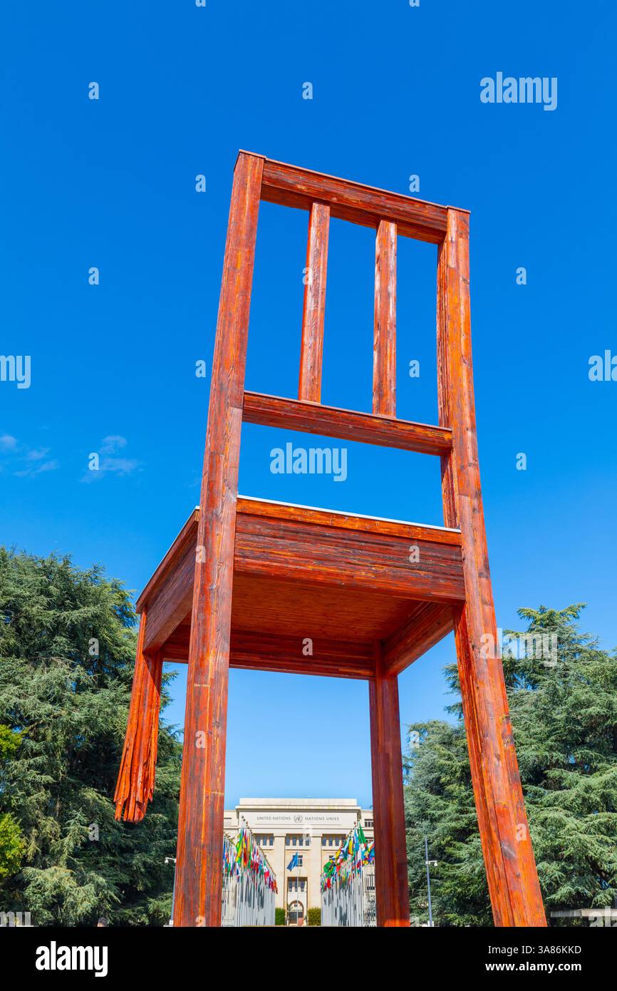 Broken Chair, Memorial to the Victims of Landmines, United Nations ...
