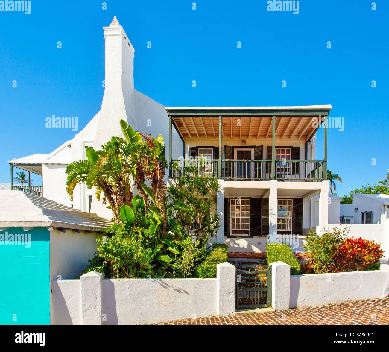 Bermuda bridge house architecture hi-res stock photography and images ...