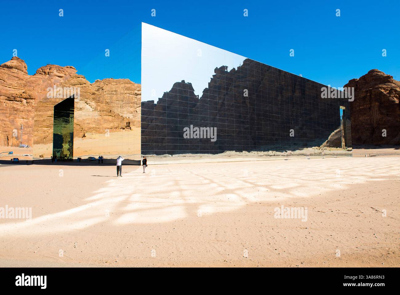Maraya Theatre, architect Studio Gio Forma, mirrored structure seeming ...
