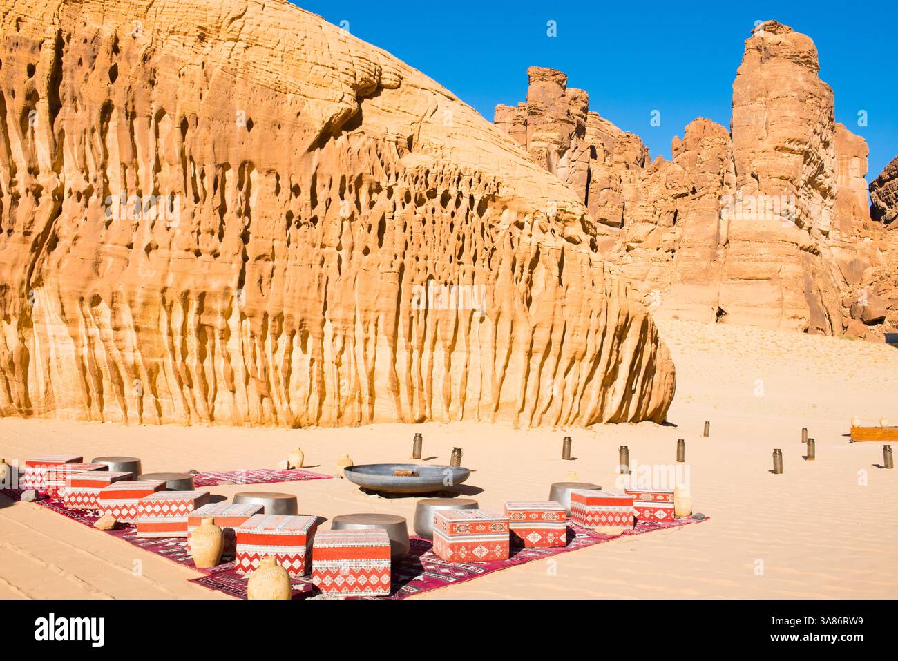 Relaxing by the Swimming pool, surrounded by sandstone rock structures ...