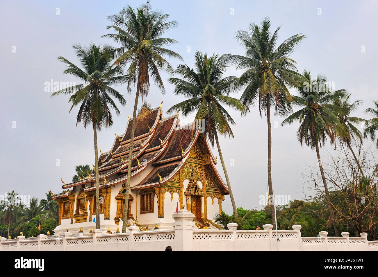 Exploring palace grounds hi-res stock photography and images - Alamy