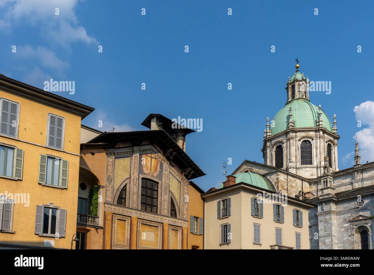 Buildings and Como Cathedral in the historical center, Como, Lombardy ...
