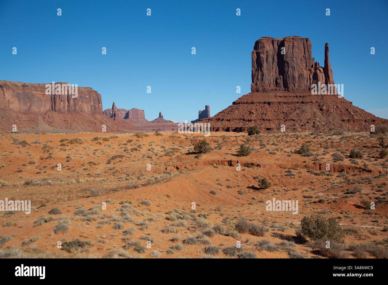 West Mitten Butte, Monument Valley Navajo Tribal Park, Utah, United ...