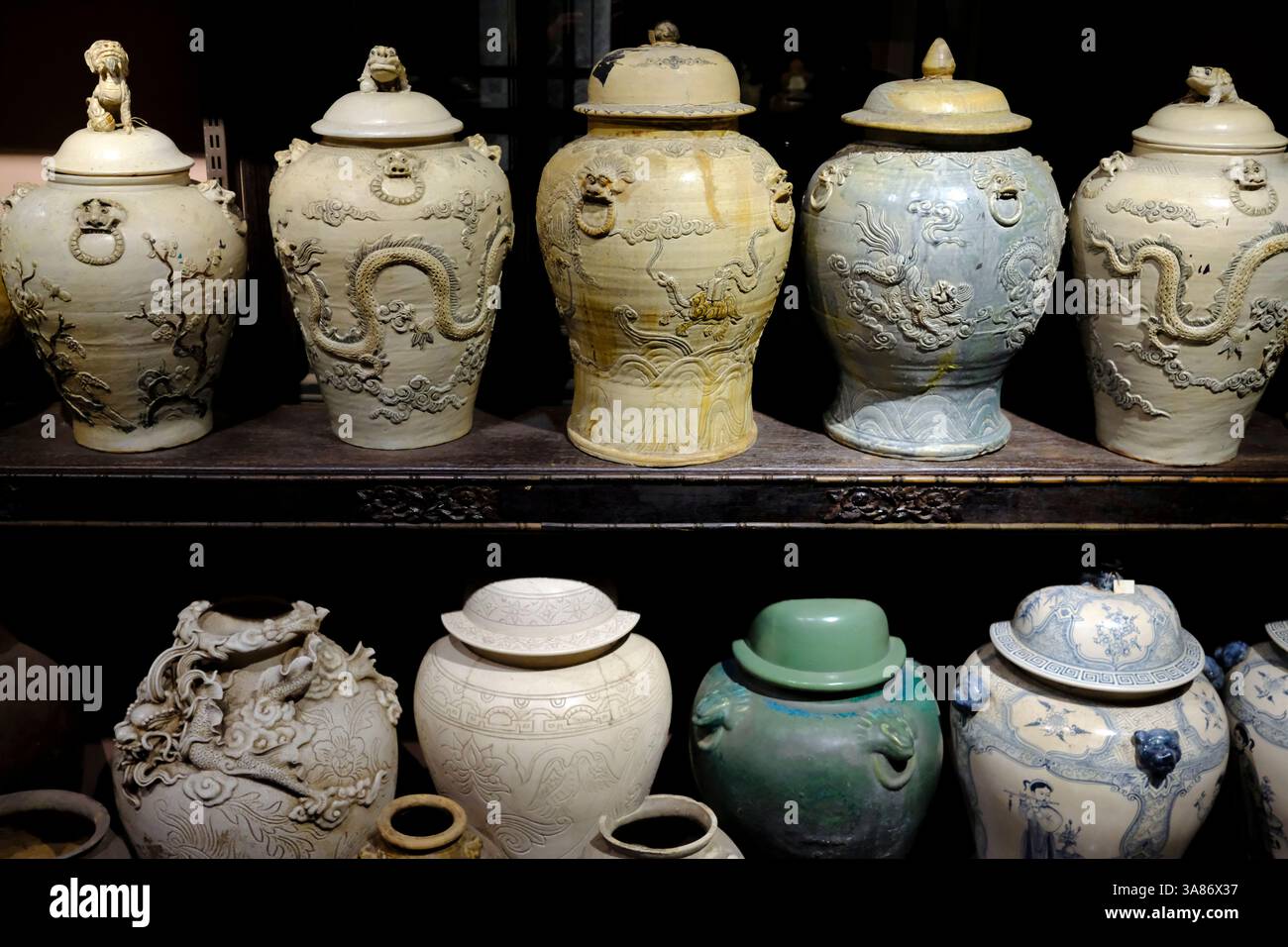 Fito Museum (Museum of Vietnamese Traditional Medicine), pottery ...
