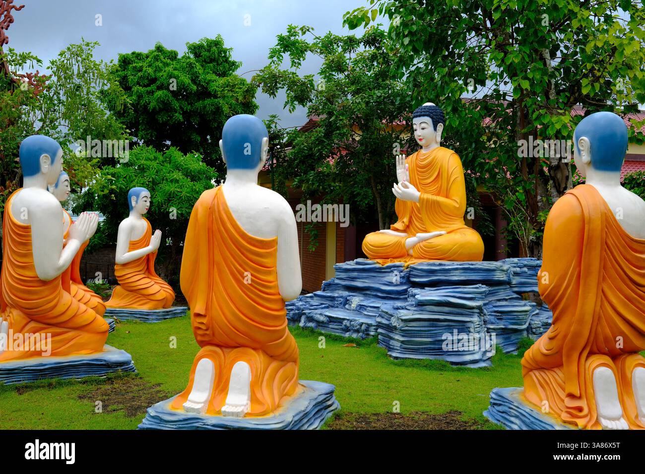 Buddha preaching hi-res stock photography and images - Alamy