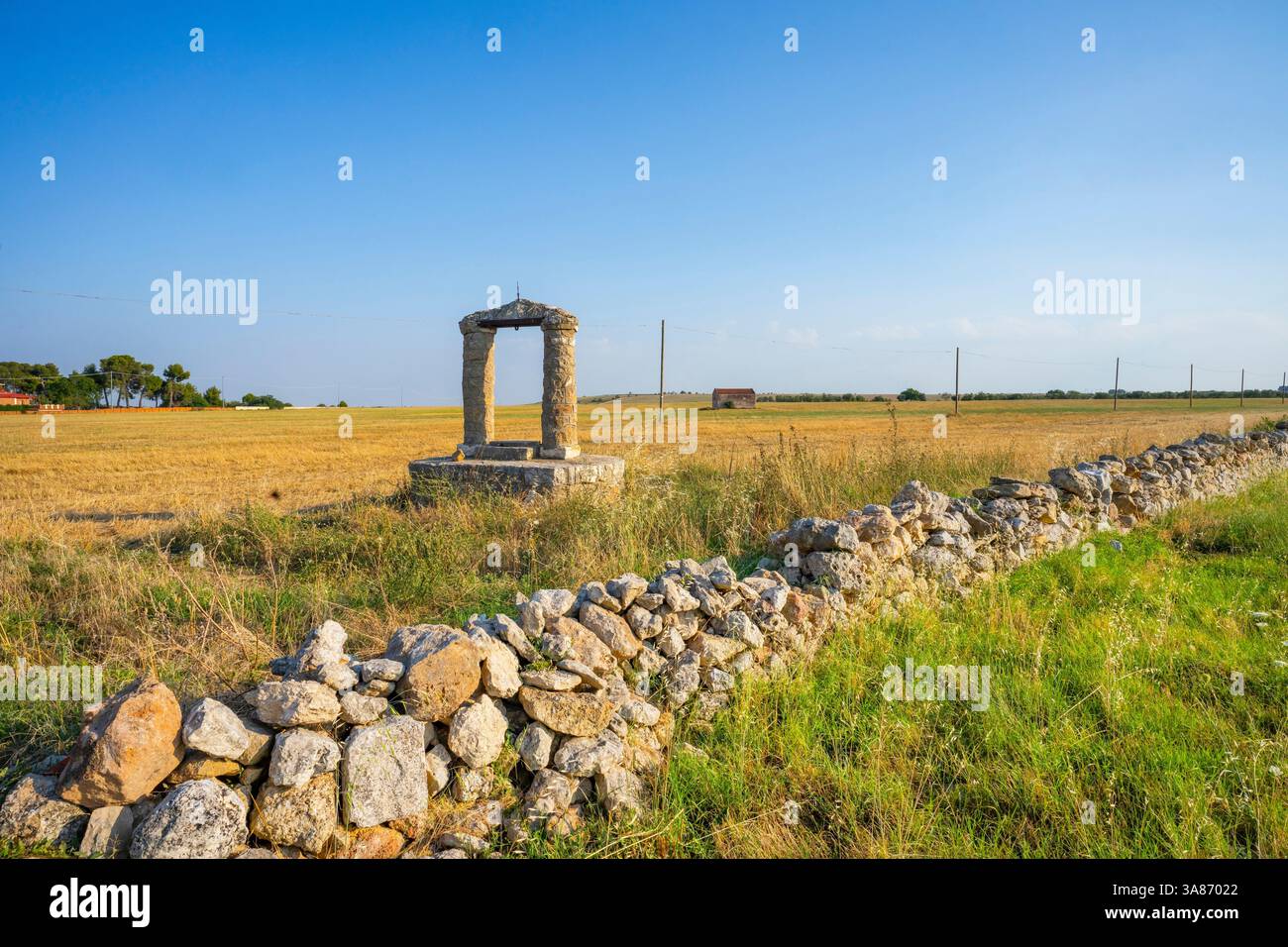 Structures surroundings hi-res stock photography and images - Alamy
