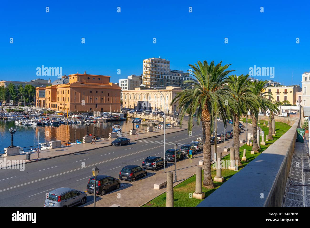 Boats marina bari italy hi-res stock photography and images - Alamy