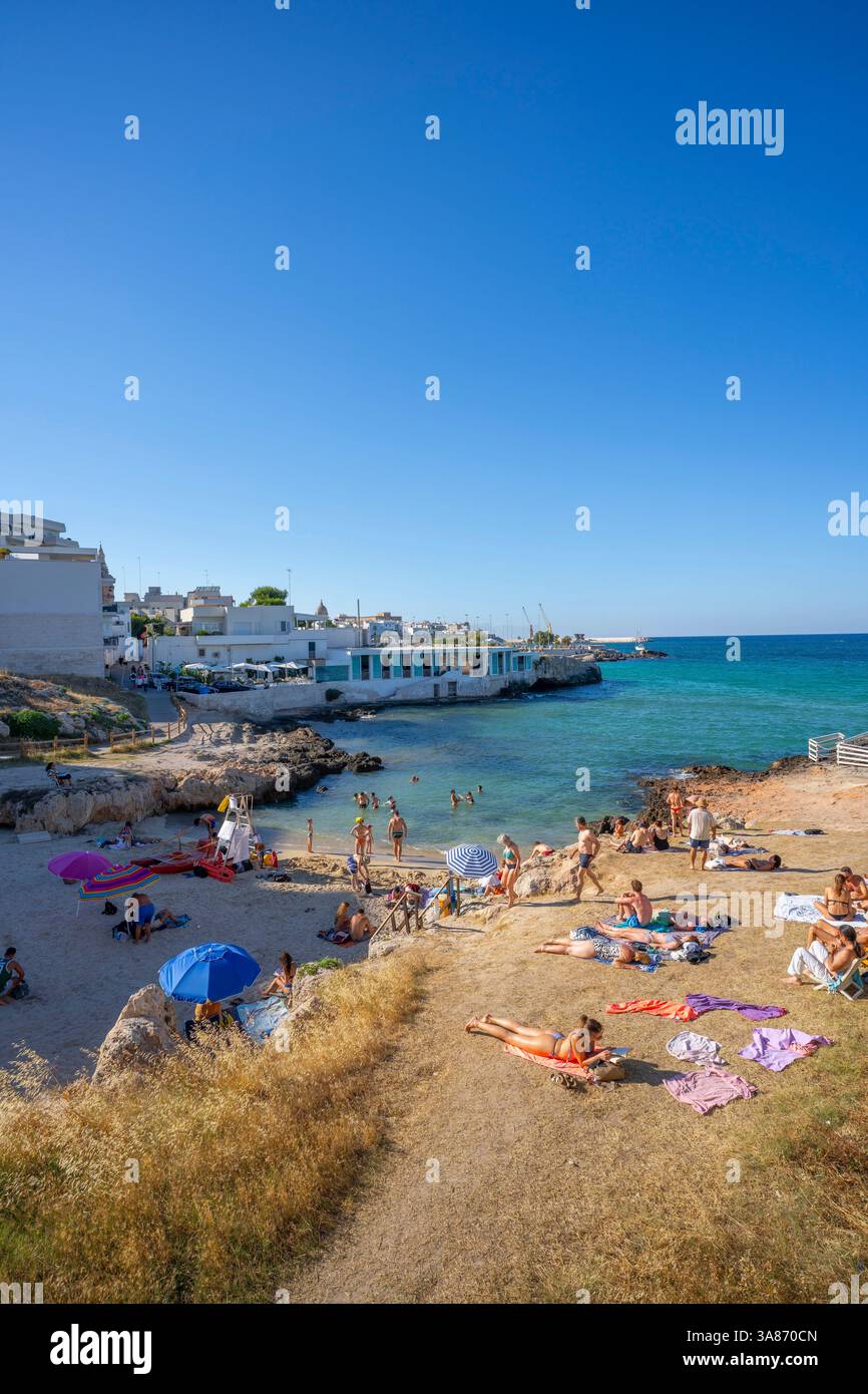 Cala Porto Rosso Beach, Monopoli, Bari, Apulia, Italy Stock Photo - Alamy