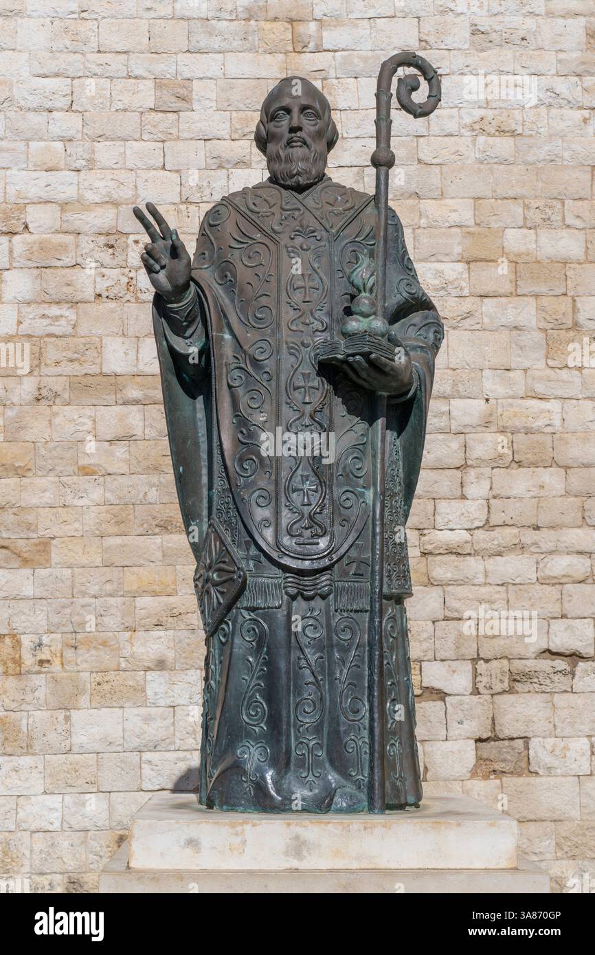 Statue of Saint Nicholas of Bari, Basilica of St. Nicholas, Bari ...