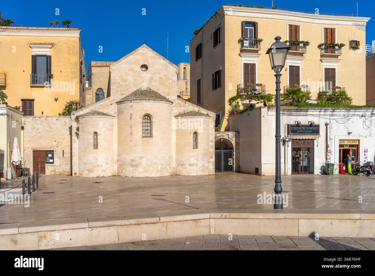 Vallisa church of bari hi-res stock photography and images - Alamy