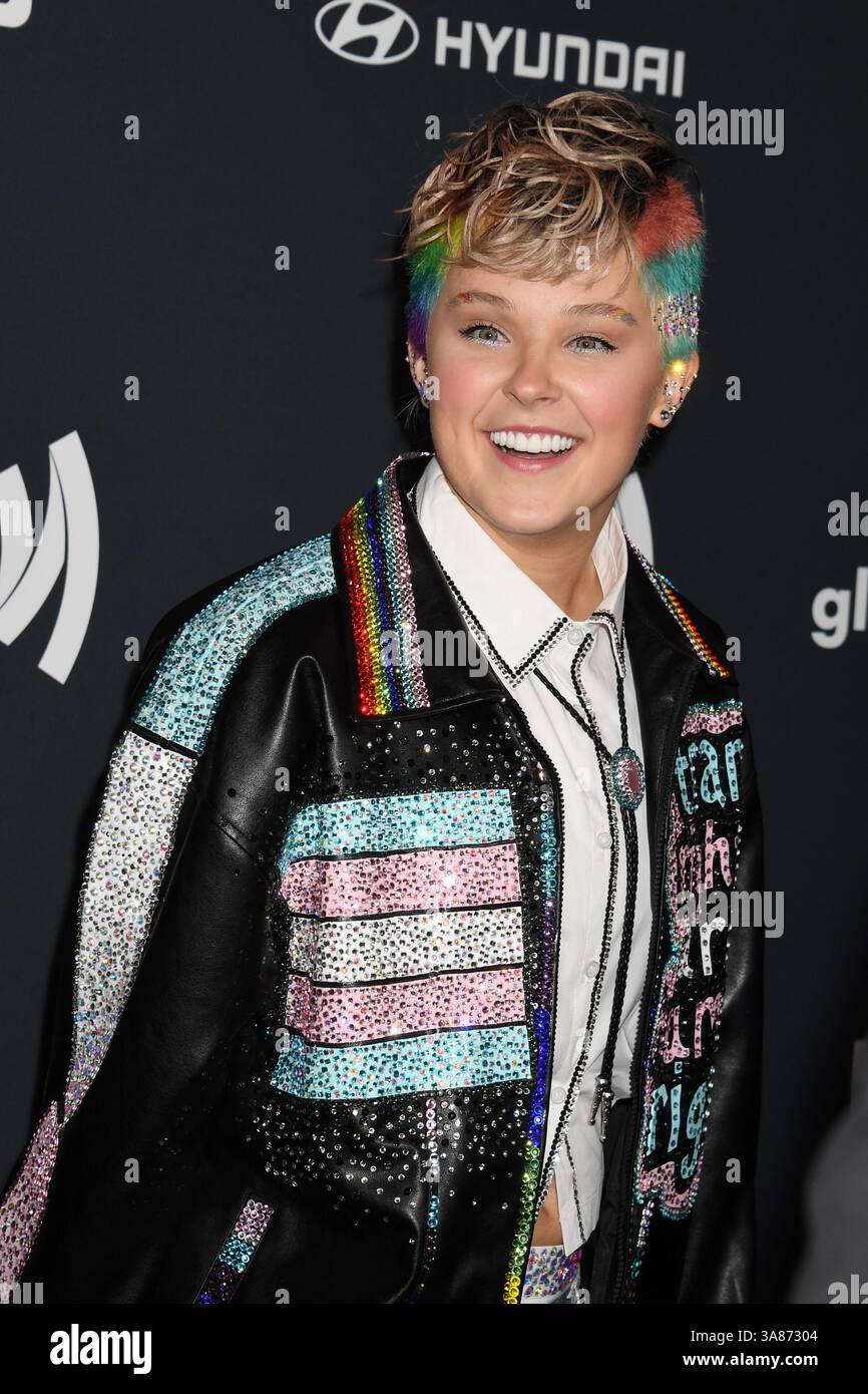 Beverly Hills, Ca. 27th Mar, 2025. Jojo Siwa at the 36th Annual GLAAD ...