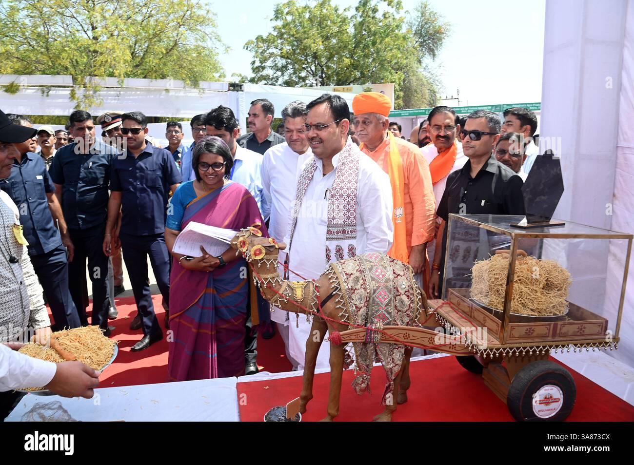 Bishanlal babulal bikaneri bhujia hi-res stock photography and images ...