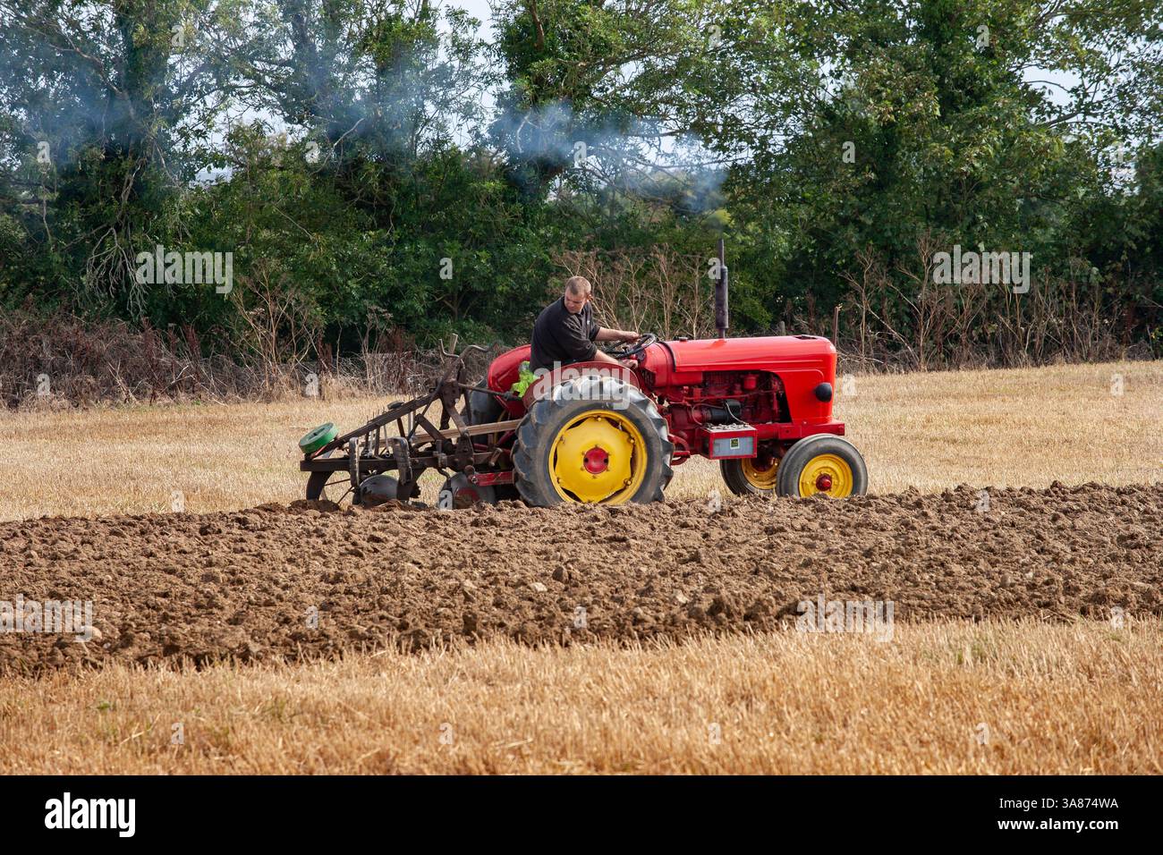 Ploughing the soil hi-res stock photography and images - Alamy