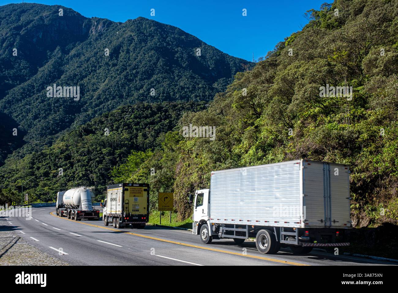 Wildlife corridor fragmentation hi-res stock photography and images - Alamy