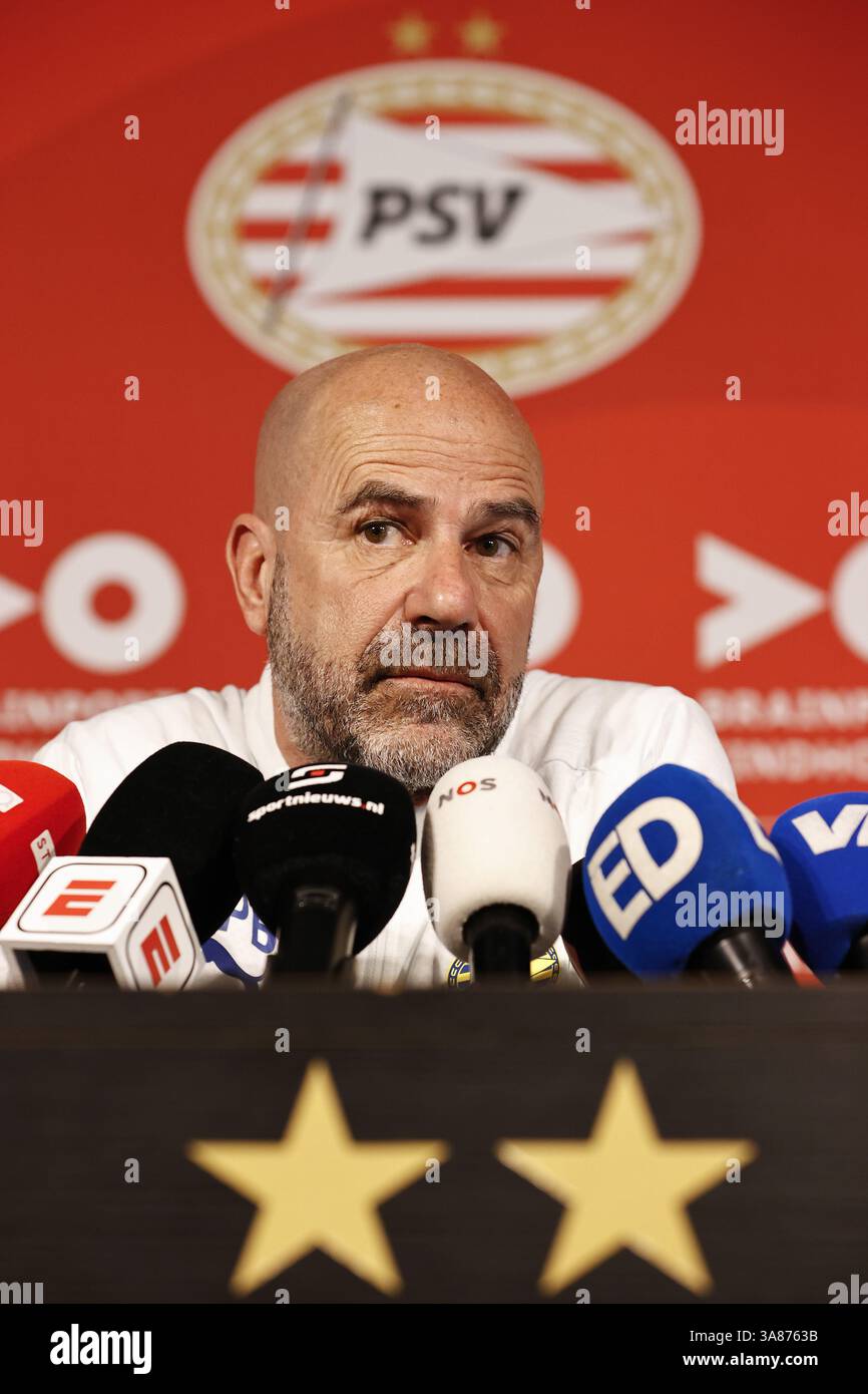 EINDHOVEN - PSV coach Peter Bosz during the press conference at De ...