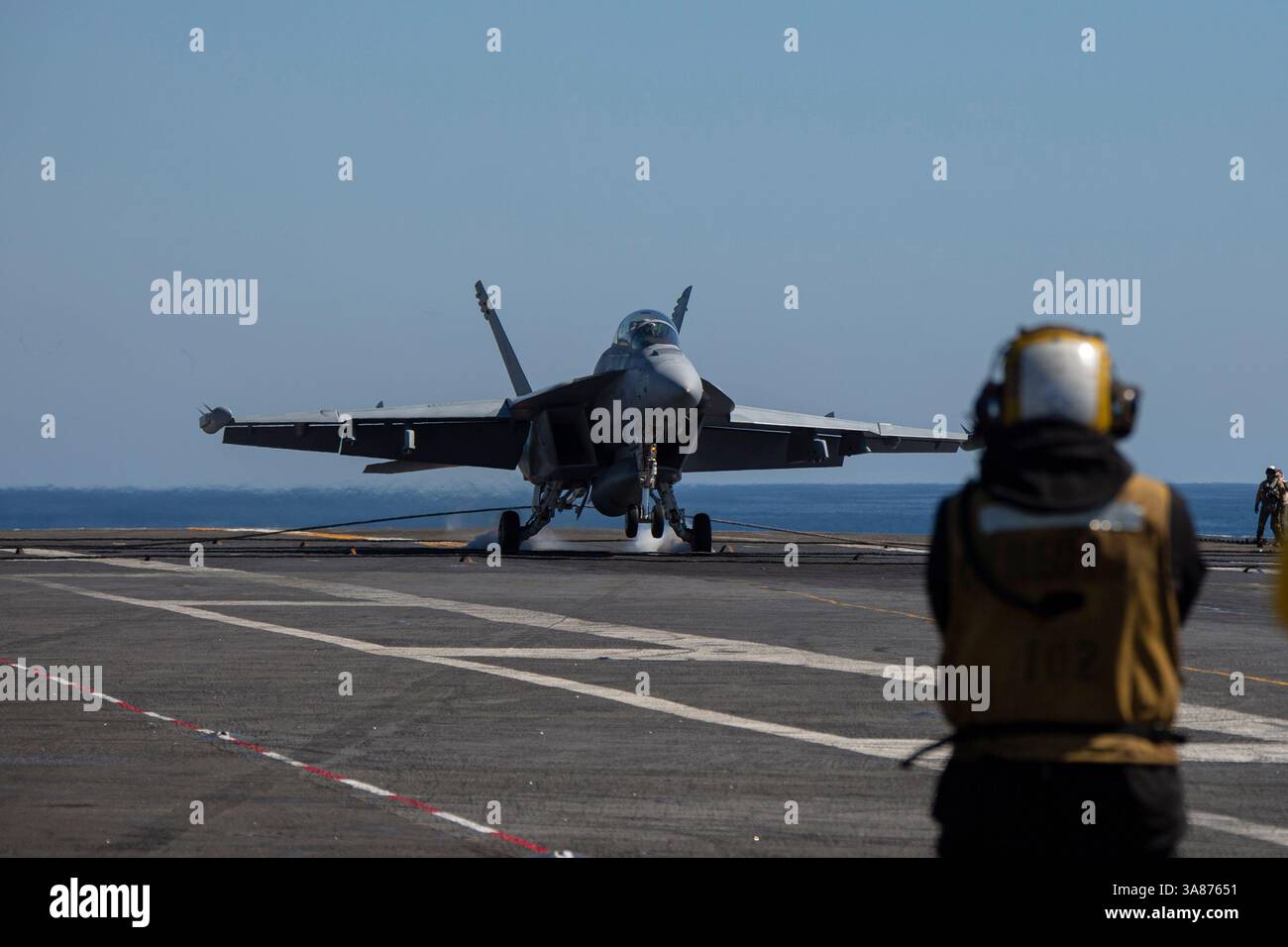 250310-N-MU675-1041 PACIFIC OCEAN (March 10, 2025) An E/A-18G Growler ...