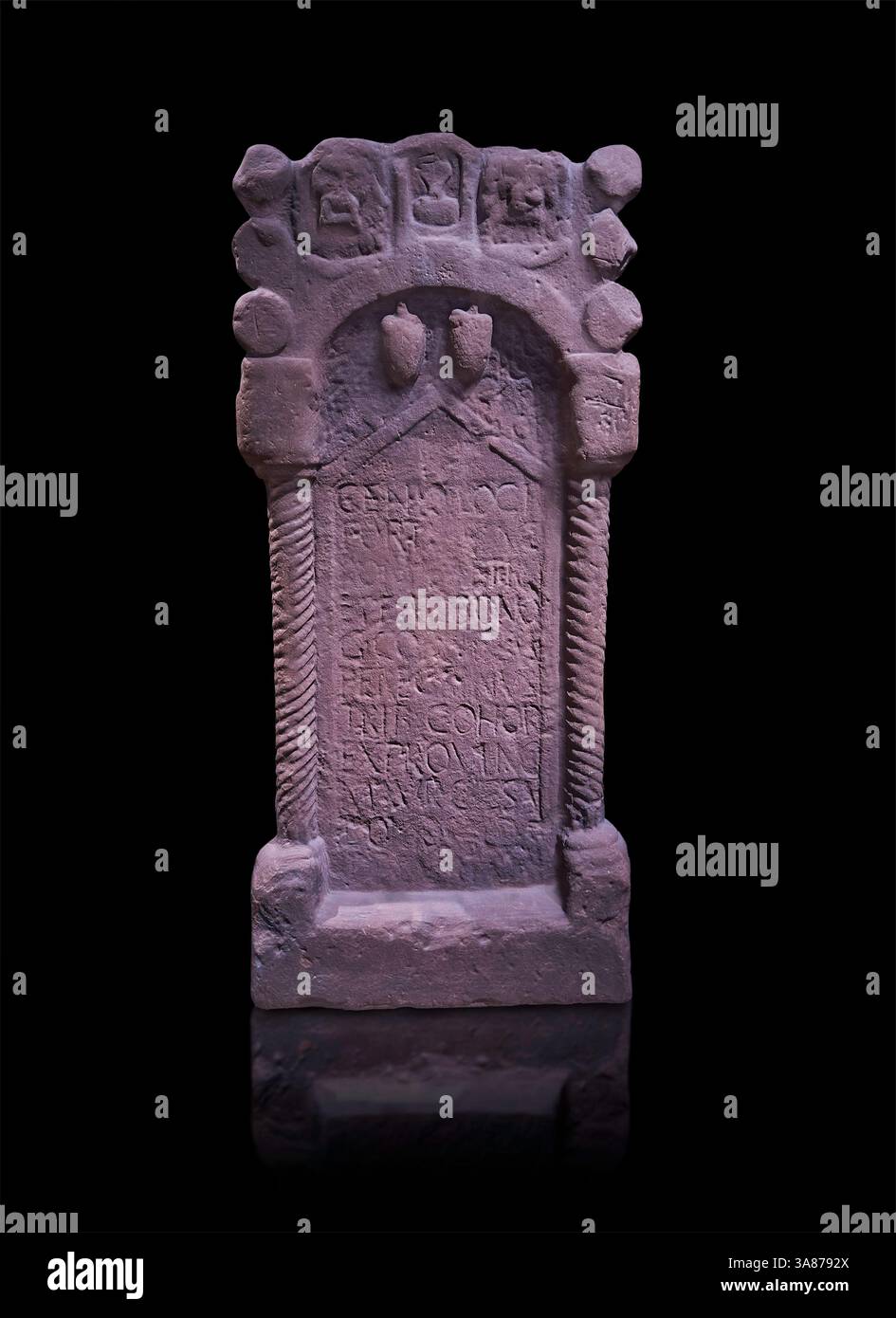 Altar romano hi-res stock photography and images - Alamy