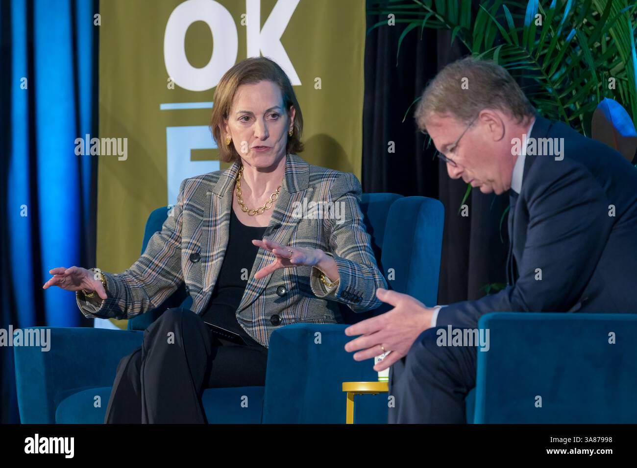 Animated news signal hi-res stock photography and images - Alamy