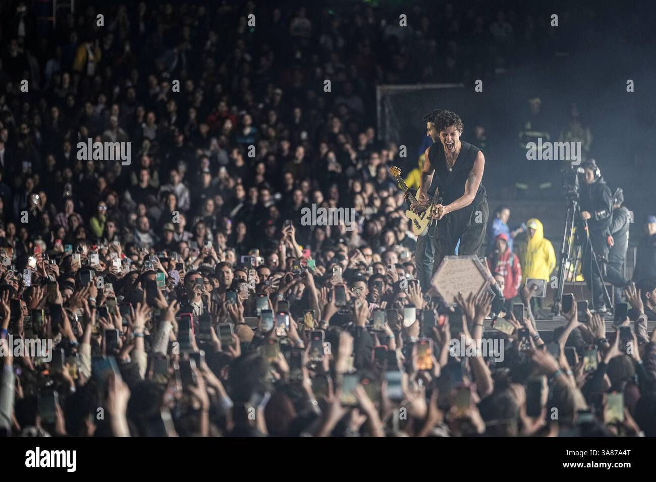 Canadian singer and songwriter Shawn Mendes performs at the Estereo ...