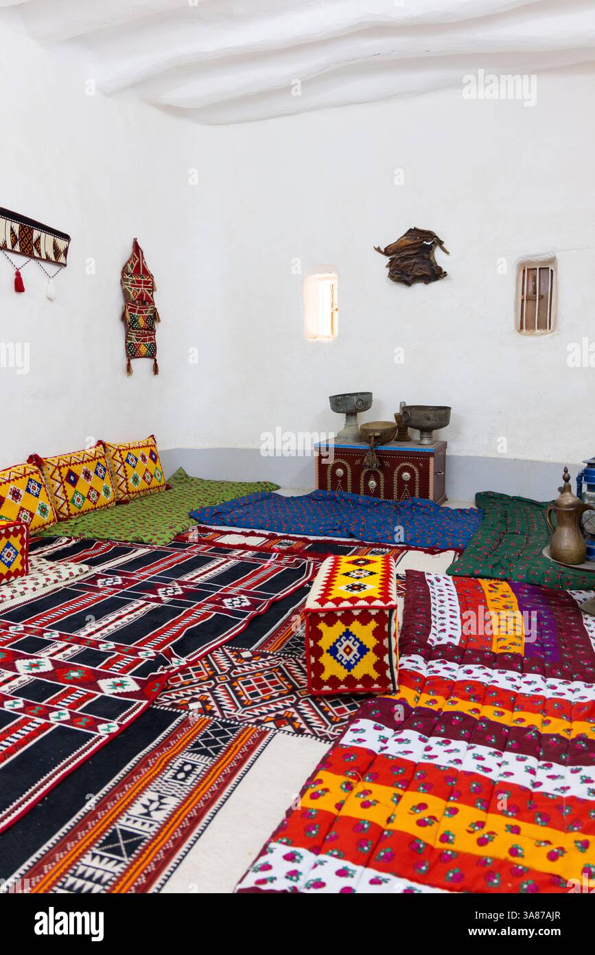 Traditional room in a house from Saudi Arabia Stock Photo - Alamy