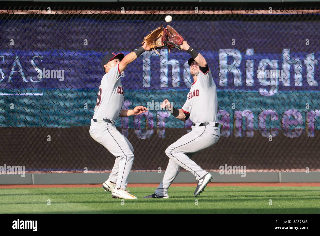 KANSAS CITY, MO - MARCH 27: Cleveland Guardians outfielder Steven Kwan ...