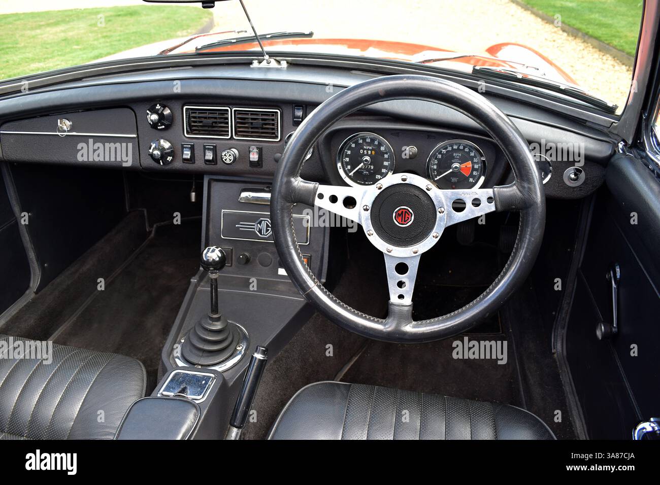 Mgb interior hi-res stock photography and images - Alamy