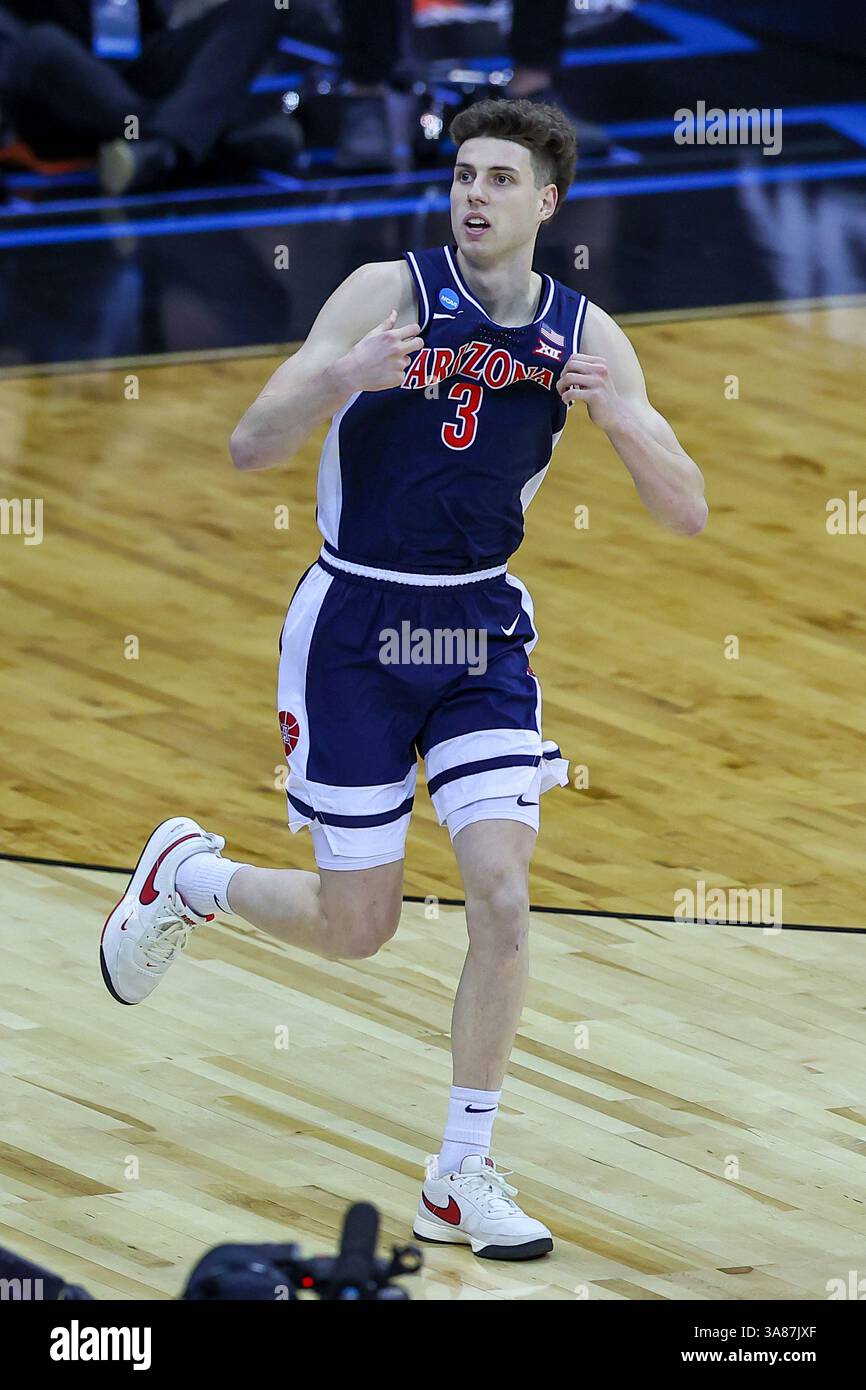 NEWARK, NJ - MARCH 27: Anthony Dell'Orso #3 of the Arizona Wildcats ...