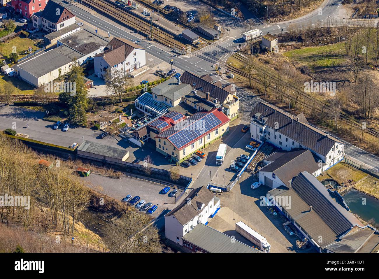 Luftbild, Dahl, Bahnübergang Hedfelder Straße im Ortsteil Rummenohl an ...