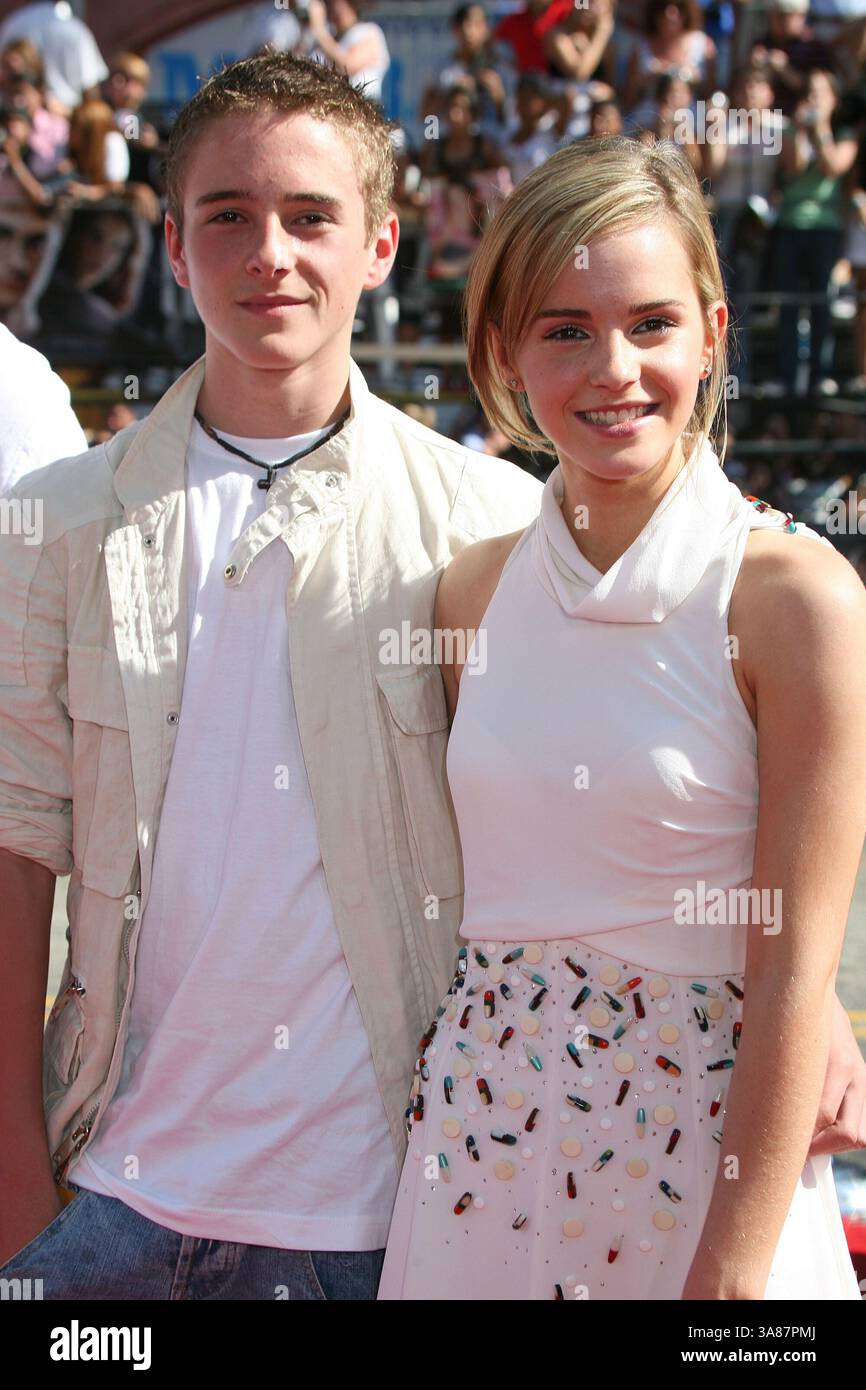 Emma watson harry potter phoenix hi-res stock photography and images ...