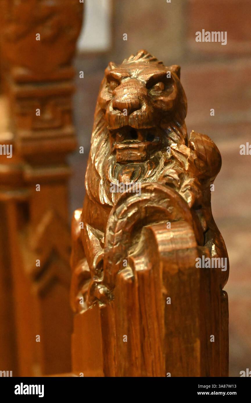 Pew carvings hi-res stock photography and images - Alamy