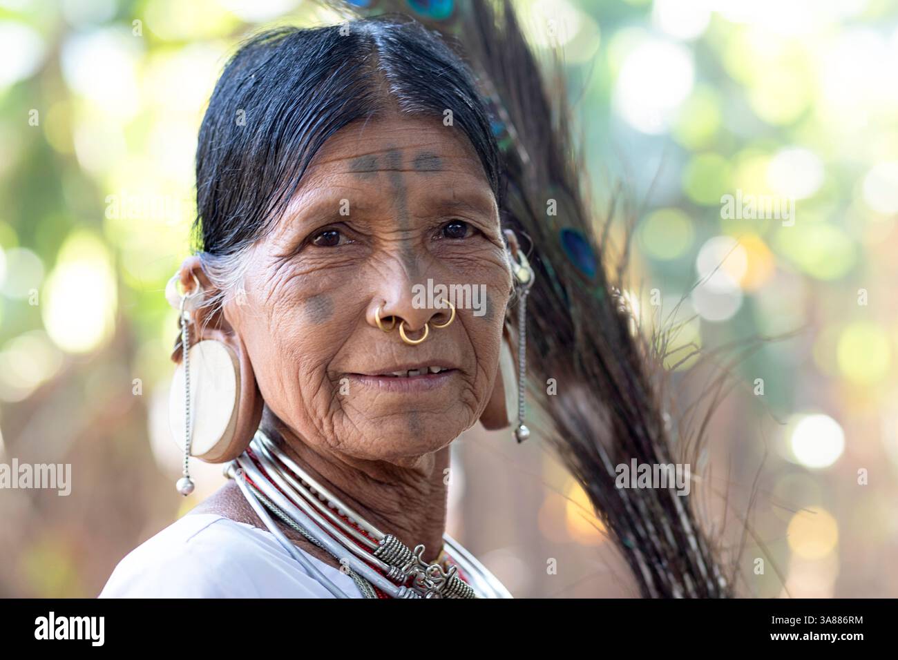 Woman from a Lanjia Saura tribe in Orissa, India, with face tattoos ...