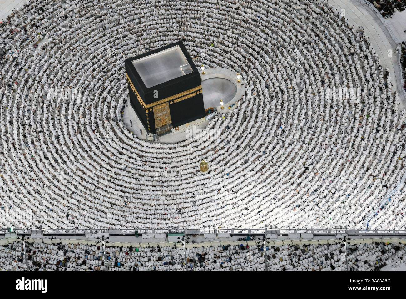Mecca, Saudi Arabia. 24th Mar, 2025. Various photos of the Great Mosque ...