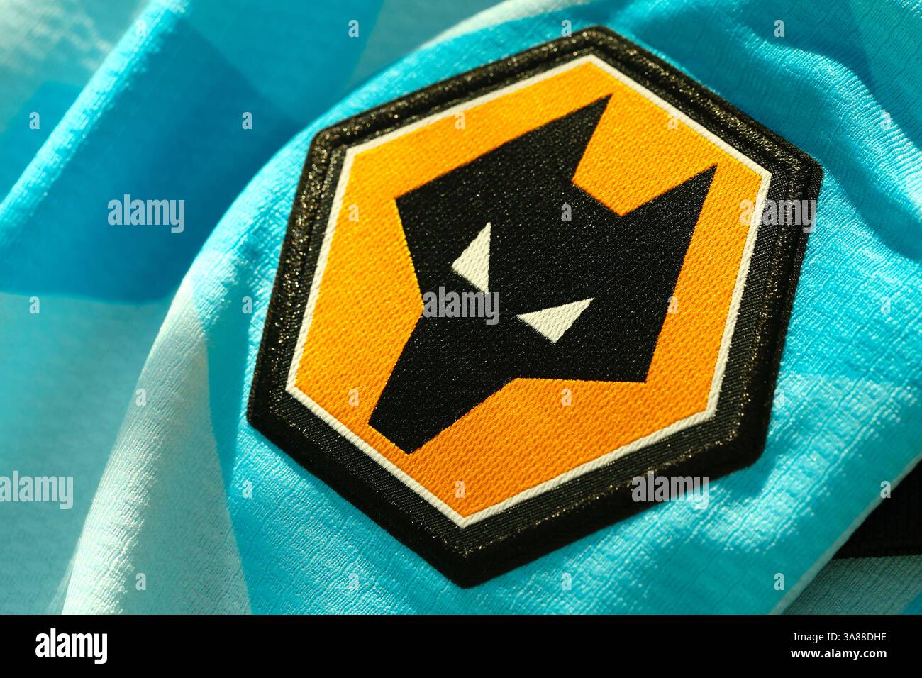 Wolverhampton wanderers badge hi-res stock photography and images - Alamy