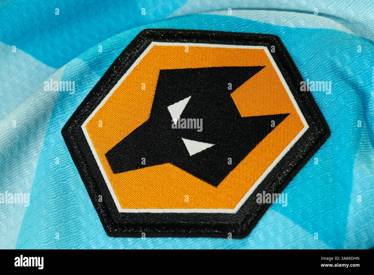 Wolverhampton Wanderers Goalkeeper Shirt Badge Detail Stock Photo - Alamy