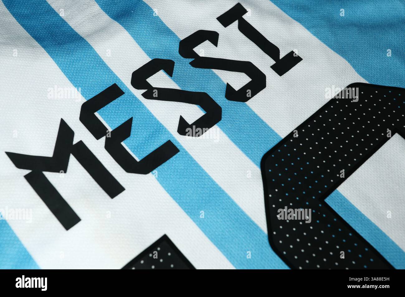 Lionel messi argentina shirt hi-res stock photography and images - Alamy